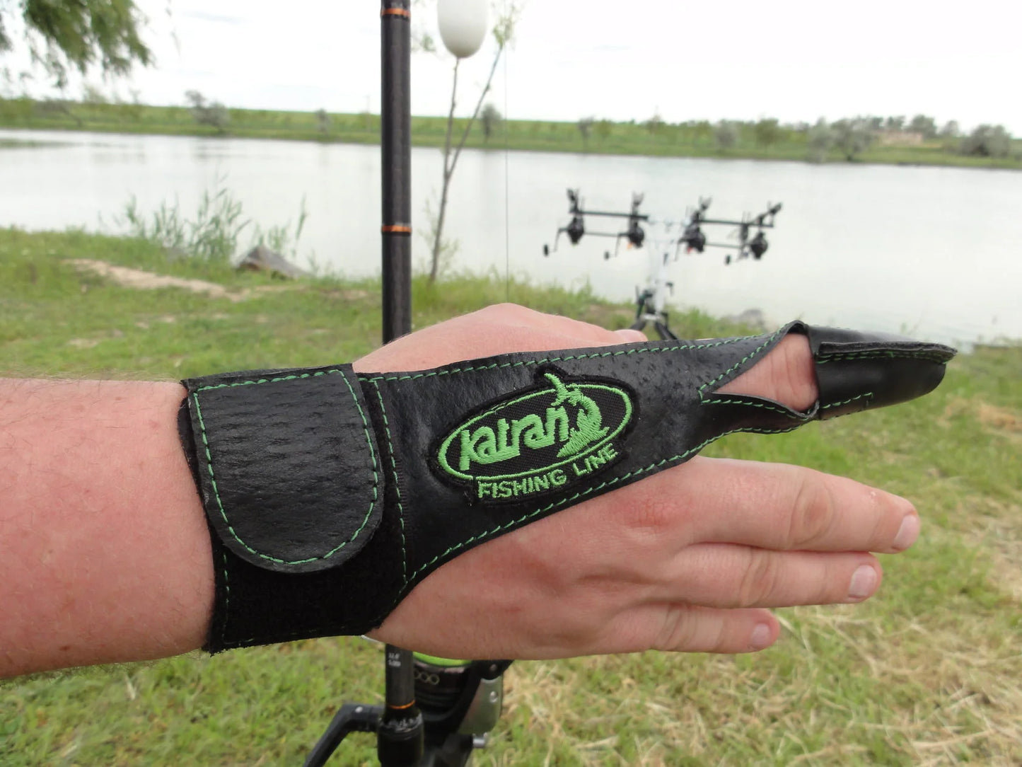 Casting Glove – Angling Technics